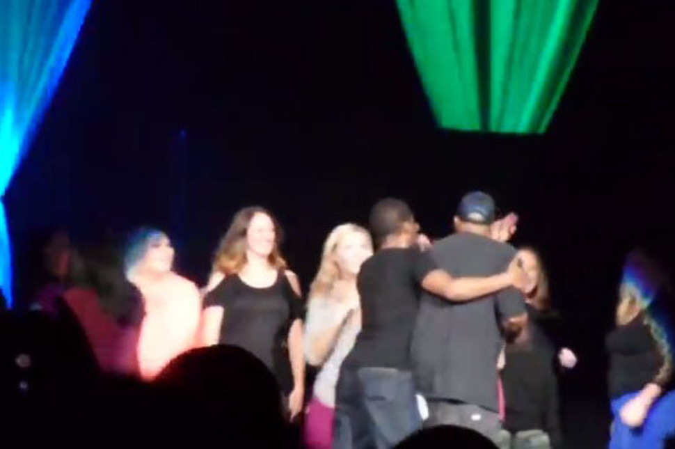 Tone Loc Nearly Collapses On Stage In US Ahead Of Aussie Tour Dates ...